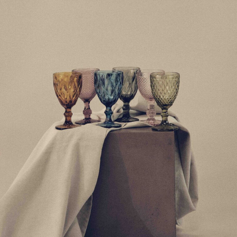 Vinglas i mix af farver - TABLESETTING